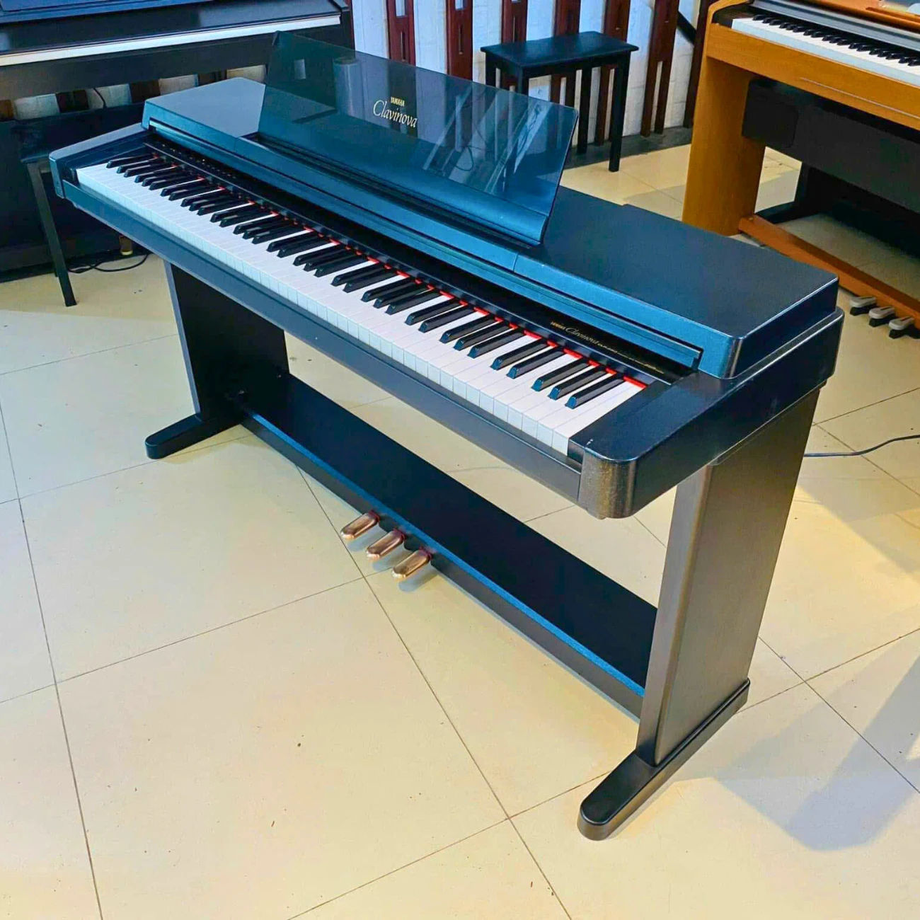 Đàn Piano Điện Yamaha CLP 560 Khung Sắt Bền Bỉ - Quyên Piano Nhập Khẩu
